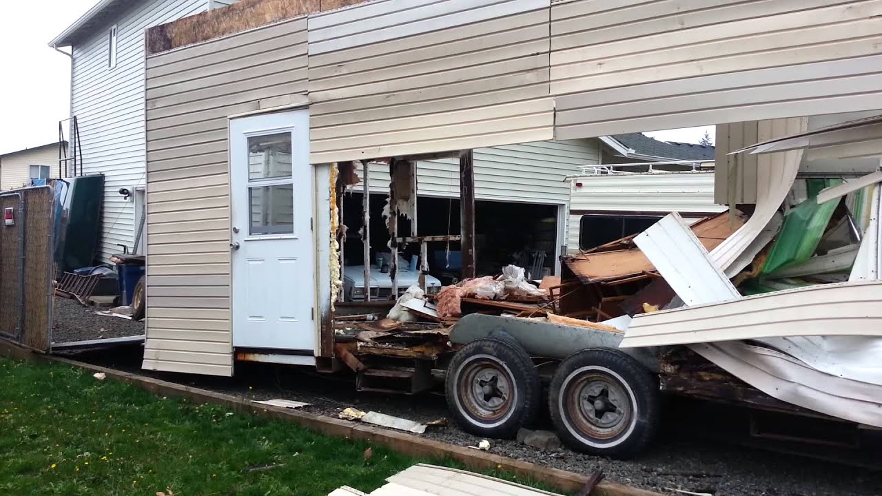 Redneck trailer demolishing take 4. - YouTube