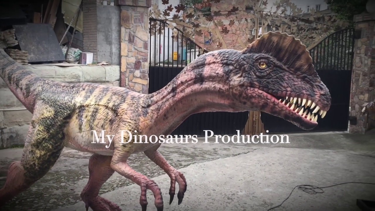 Realistic Robotic Dinosaur Dilophosaurus - YouTube