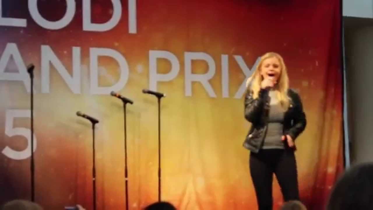 Julie Bjerre Live i Ballerup Tæt på min drømme - YouTube Music