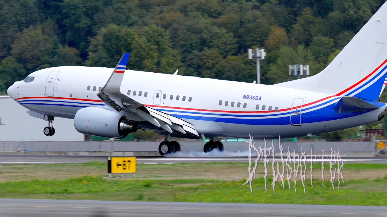Boeing Company 737-7BCBBJ Landing At Boeing Field - YouTube