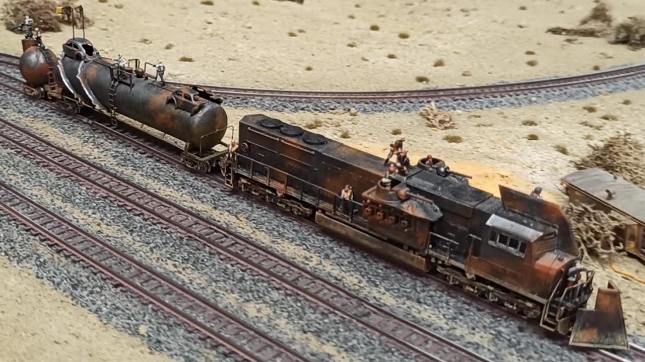 MAD MAX "special" train in n scale at model train show in Munich ...