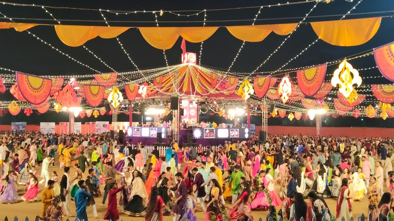 🌸 Navratri Garba 2025 | Mata Ji ka Ati Sundar Garba Dance | Vanus Garba ...