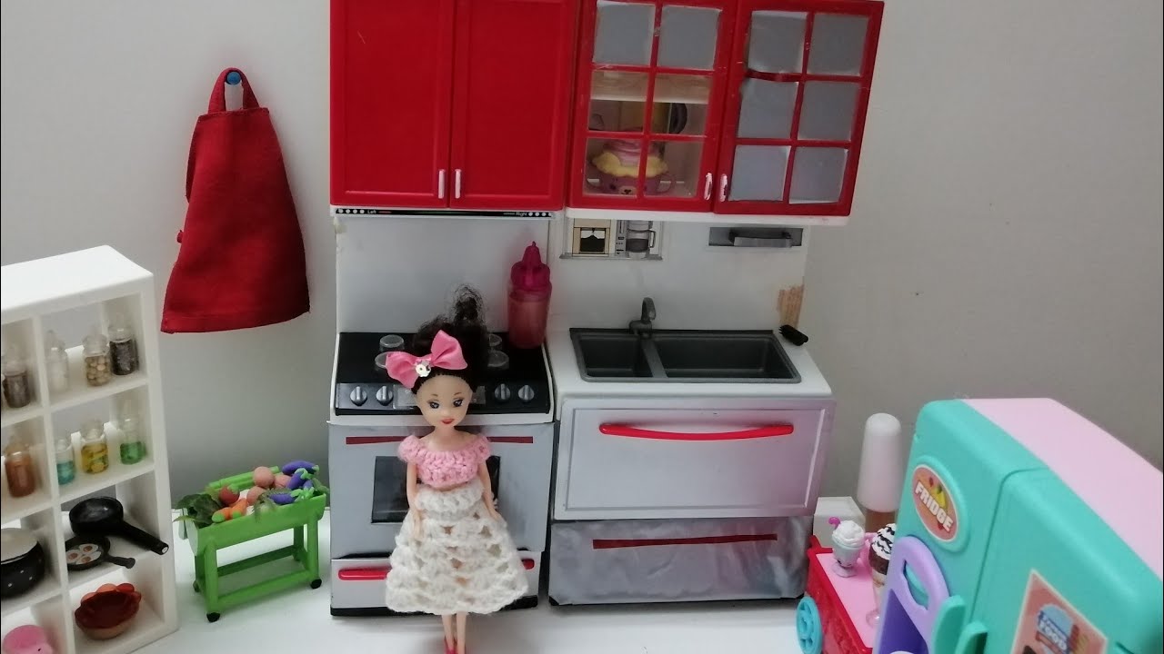 🍳 Little Doll Cooking & Having Fun | Cute Doll Kitchen Story 💕🧁 - YouTube