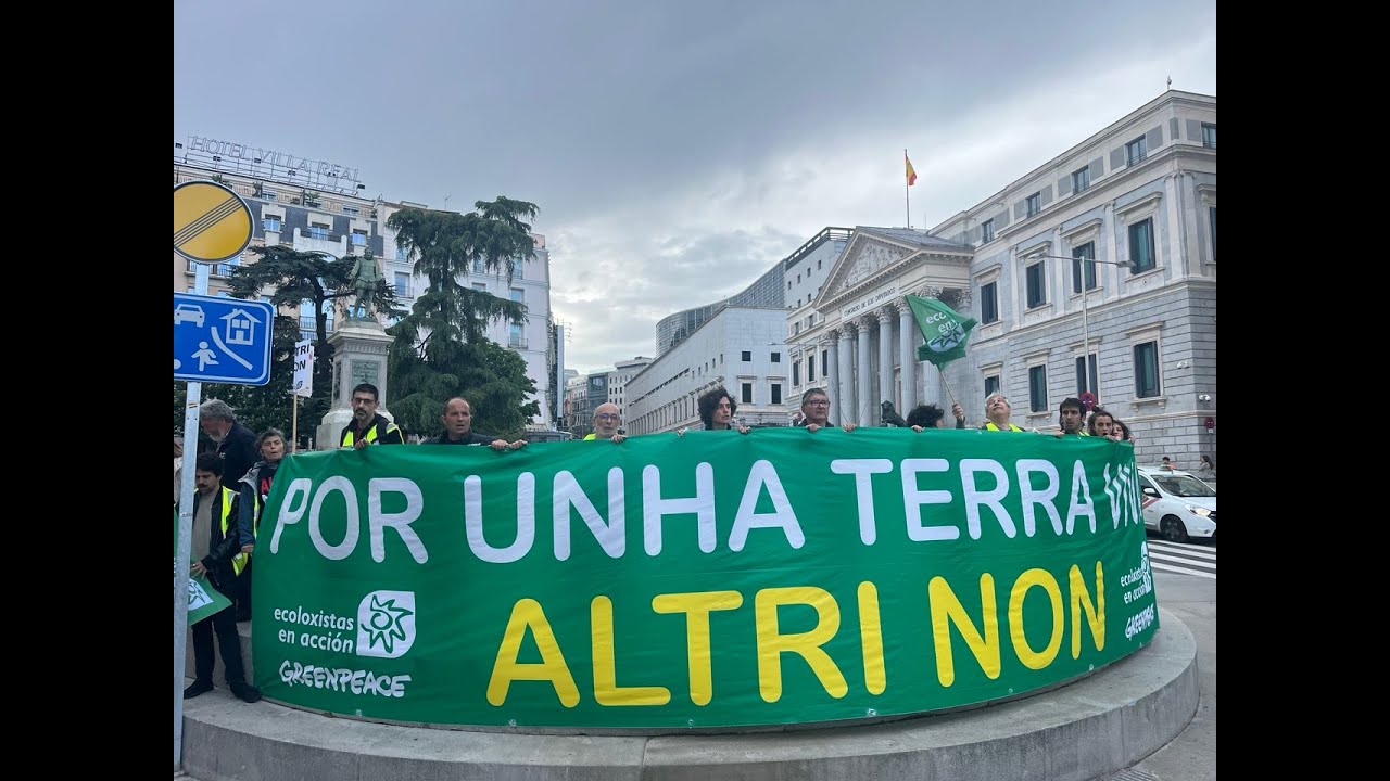 Concentración ALTRI NON en el Congreso de los Diputados - YouTube