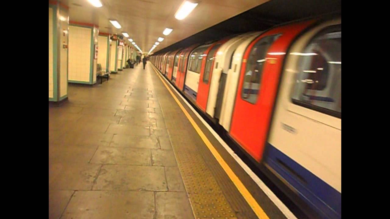 London Underground Central Line (91099, Refurbished) Departing Mile End ...