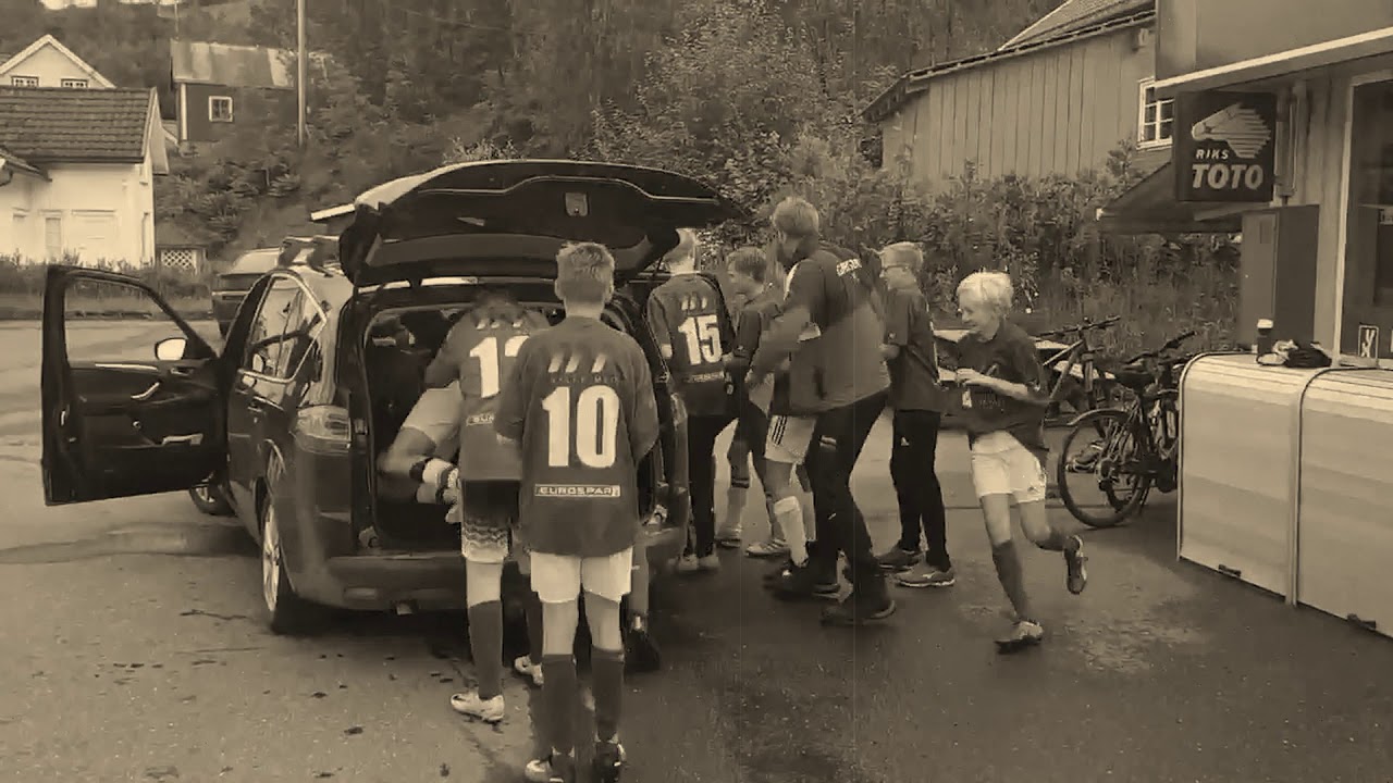 Åpning av Torbjørnshall Filmavis Gjerstad IL - YouTube