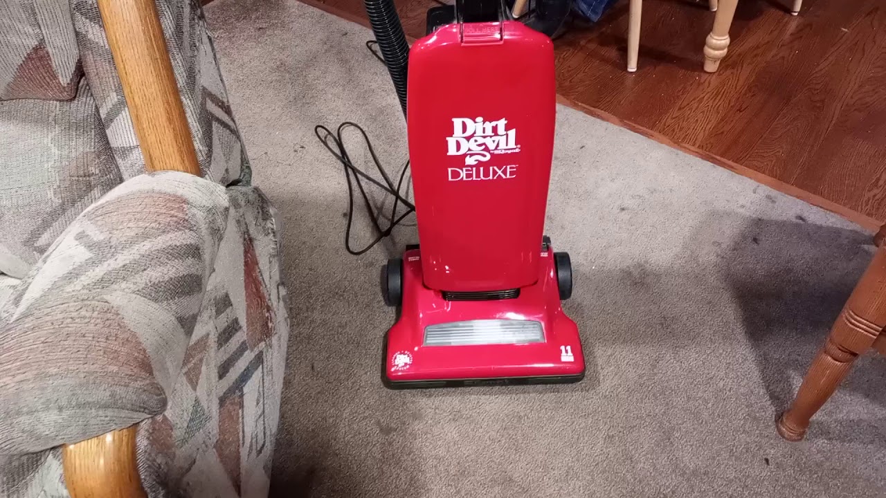 New vacuum: Dirt Devil Deluxe - YouTube