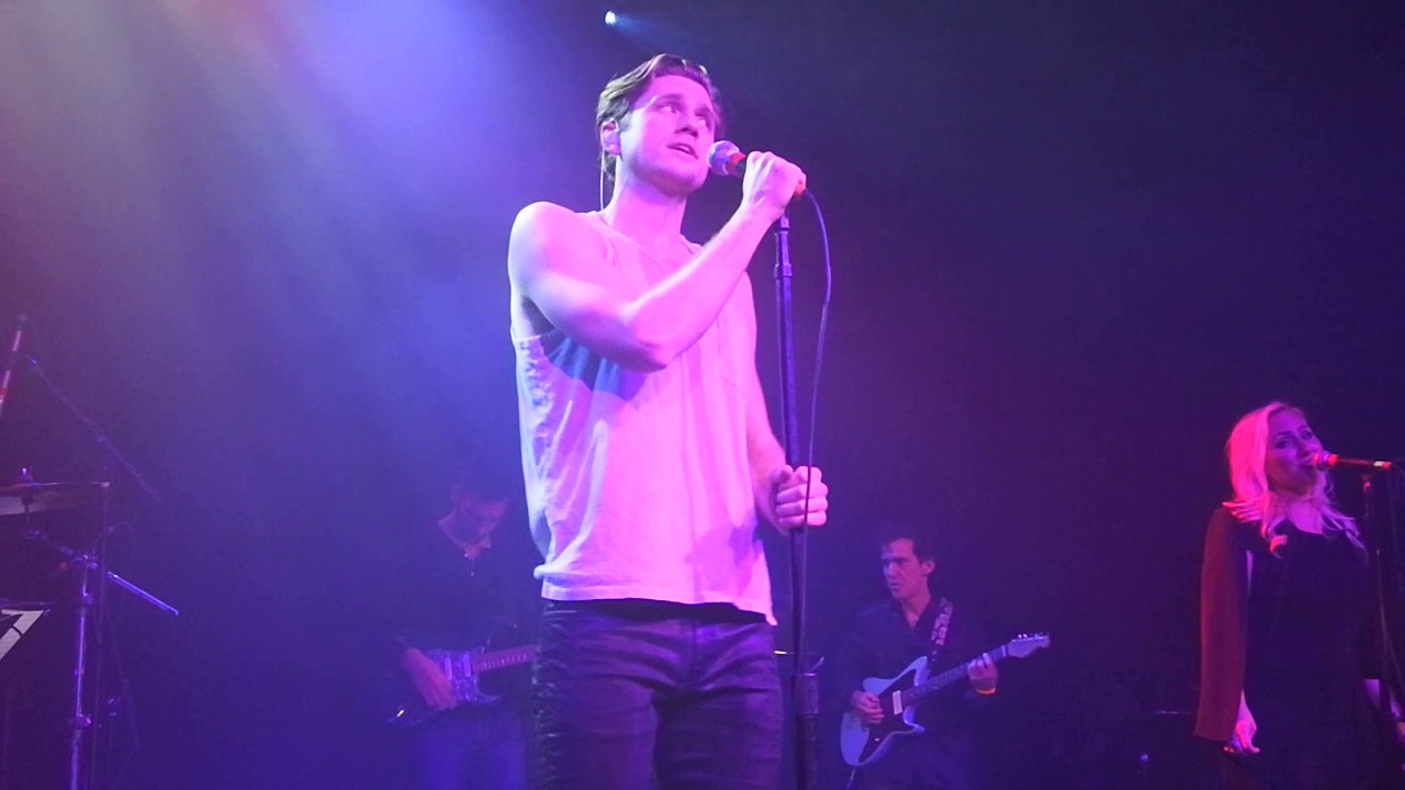 Aaron Tveit - Castle on the Hill - TLA 3.04.2017 - YouTube