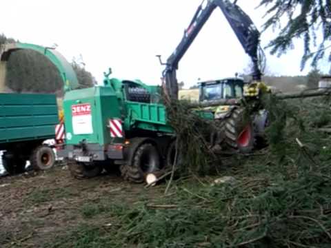 Claas Jenz 561 Hacker Hackschnitzel - YouTube