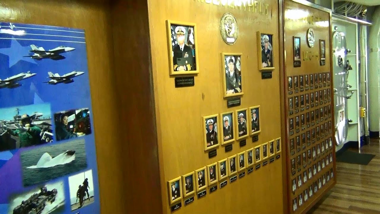 米海軍指揮統制艦 ブルーリッジ USS Blue Ridge (内部) - YouTube