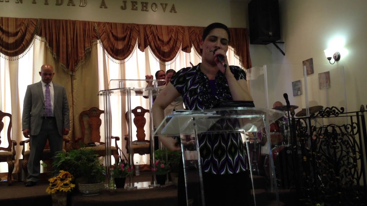 Delma Rodriguez ministrando en la Iglesia Remanso de Paz - YouTube