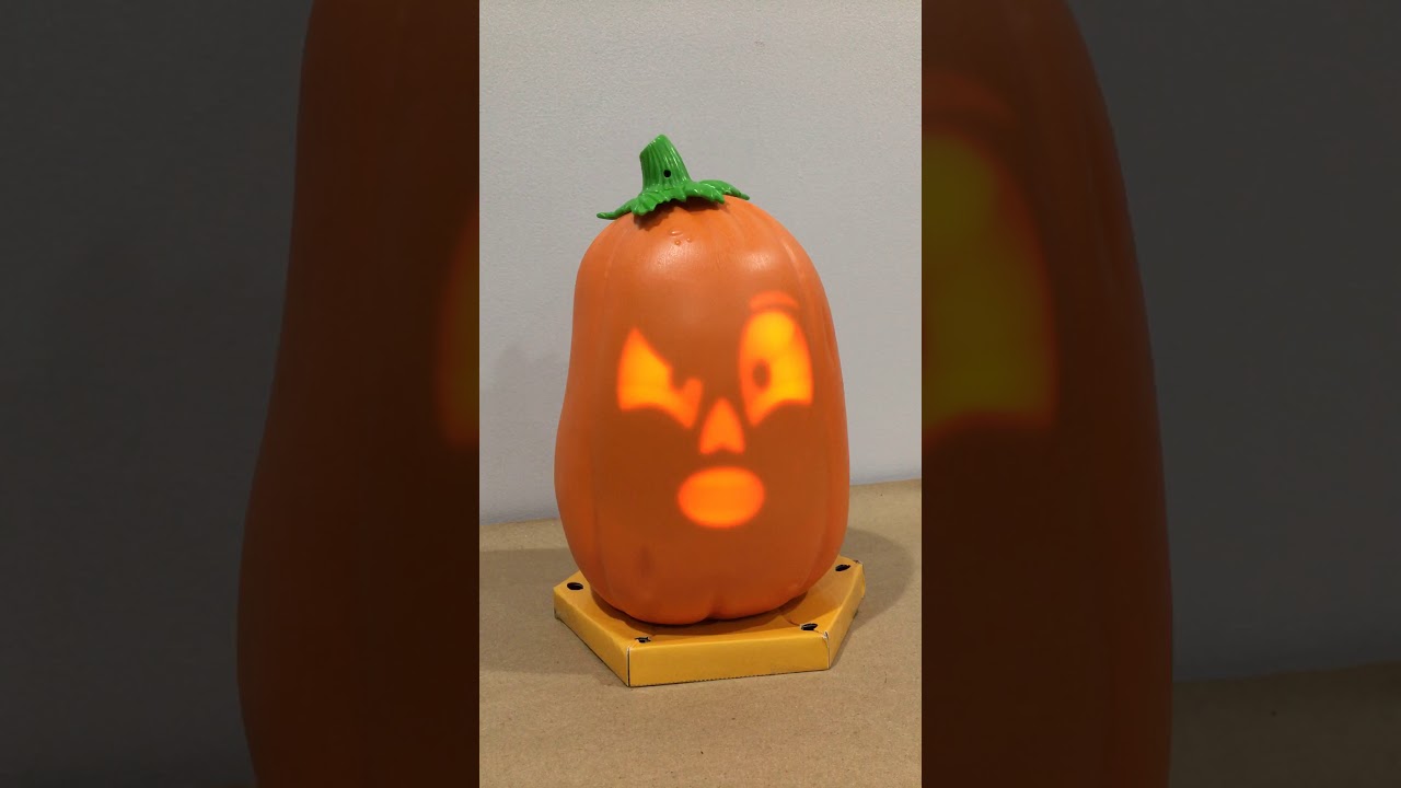 10” Hallmark Halloween Alive and Talking Pumpkin - YouTube