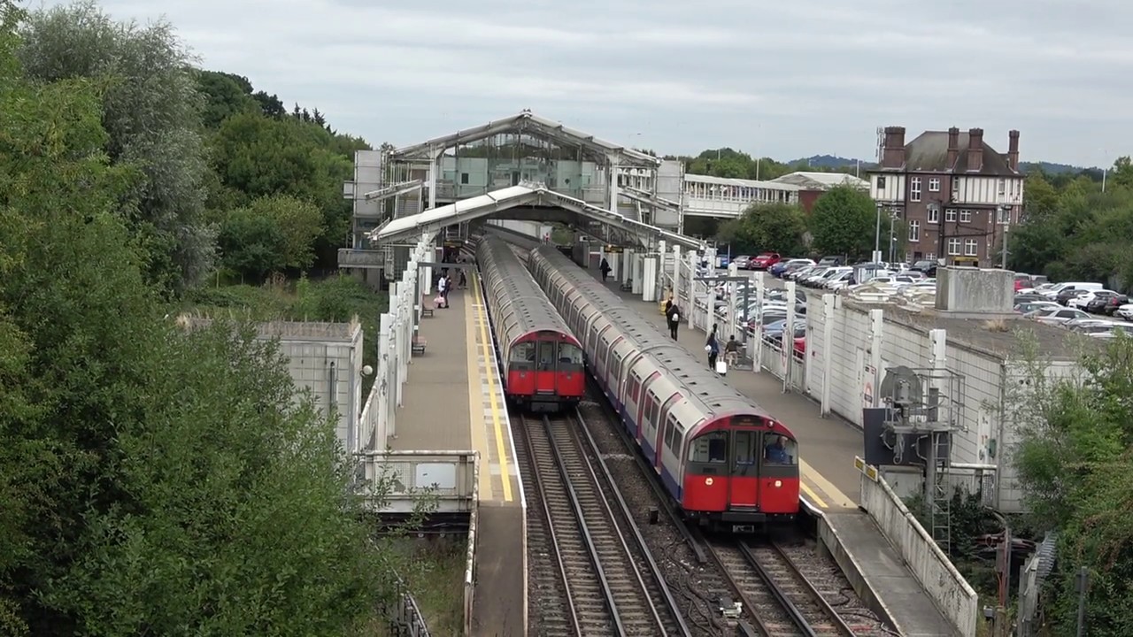 London Underground 1973 Stock 150 and 871 at Hillingdon - YouTube