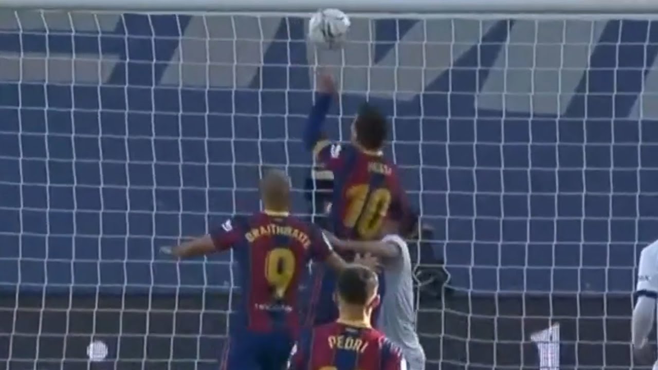 Messi tries to do the "Hand of God" - YouTube