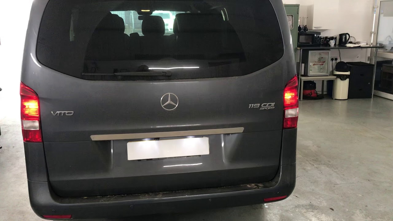 Mercedes Vito Reversing Camera - YouTube