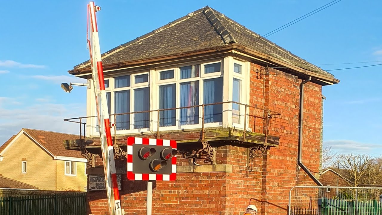 signal box to be demolished - YouTube