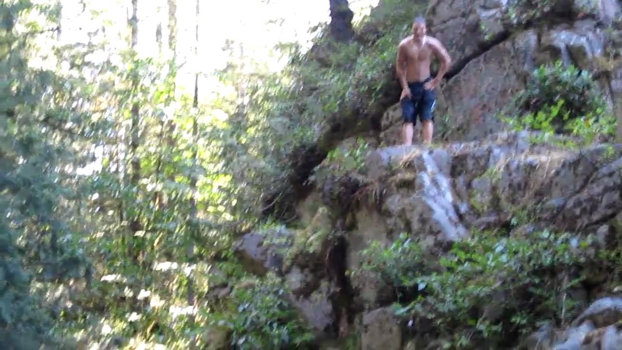 45 foot cliff jump - YouTube