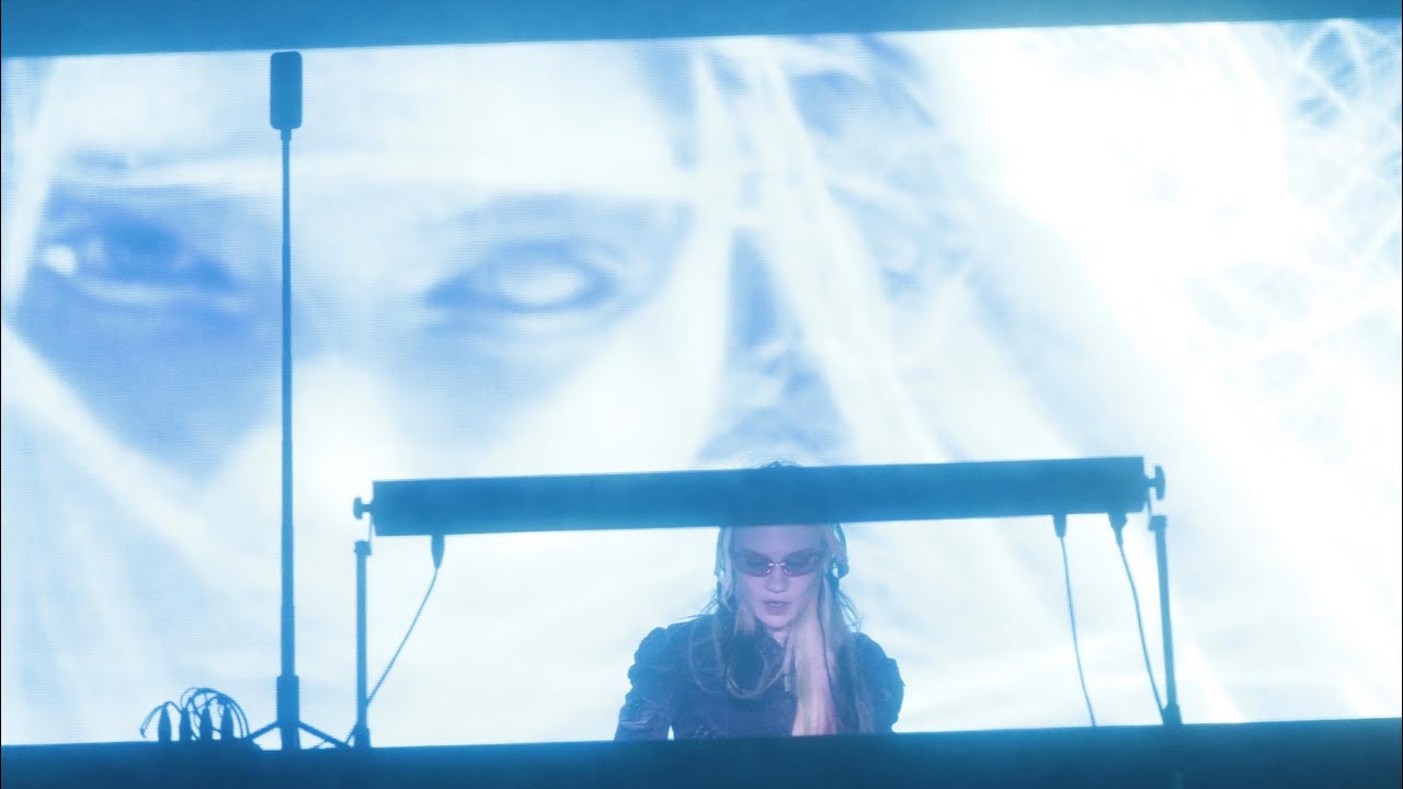 Grimes - SONICMANIA DJ set (August 18, 2023) (alt. angle) - YouTube