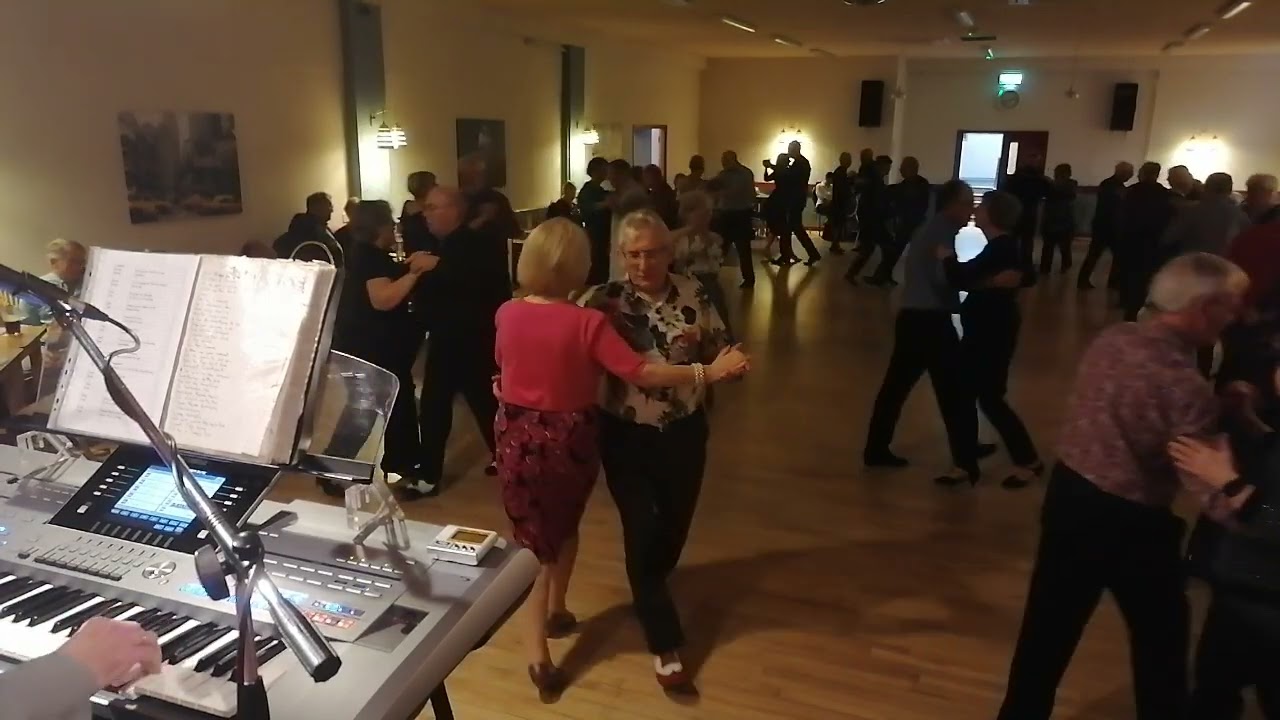 Larry Green - Wesley Road Trowbridge 23.1.22 Welcome Waltz - YouTube