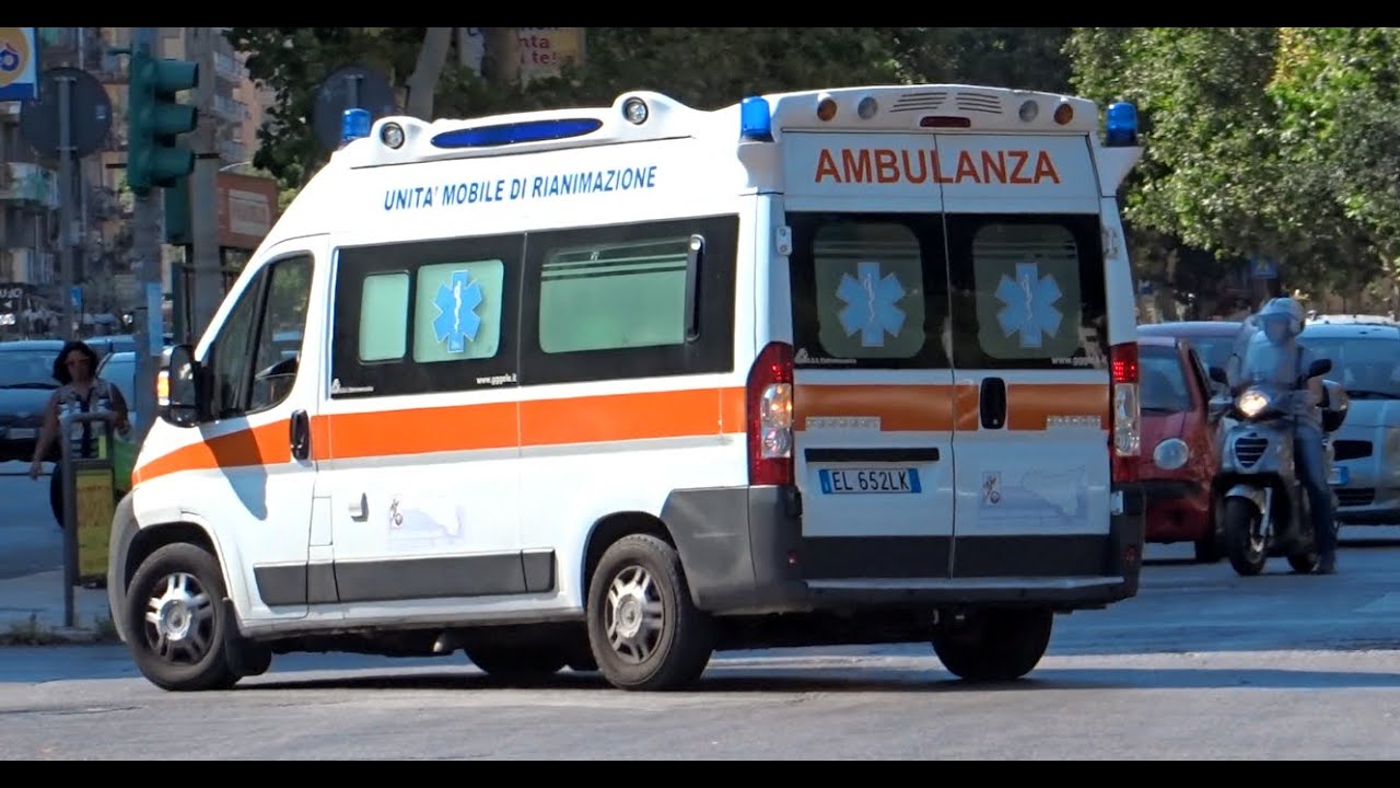 [HD - Sirena Ambulanza] 3x Ambulanze + Automedica in Sirena! / 3x ...