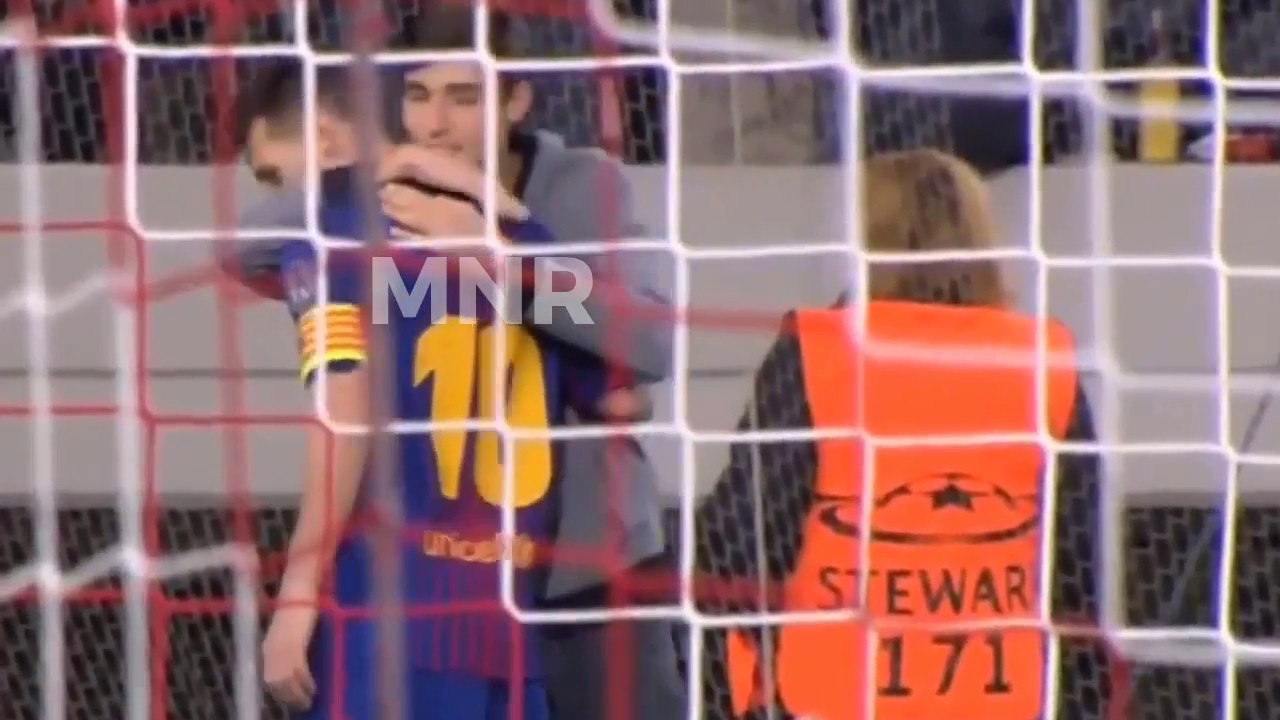Messi Fan Come To Field Hug And Kiss With Messi.1/11/2017 In Champions ...