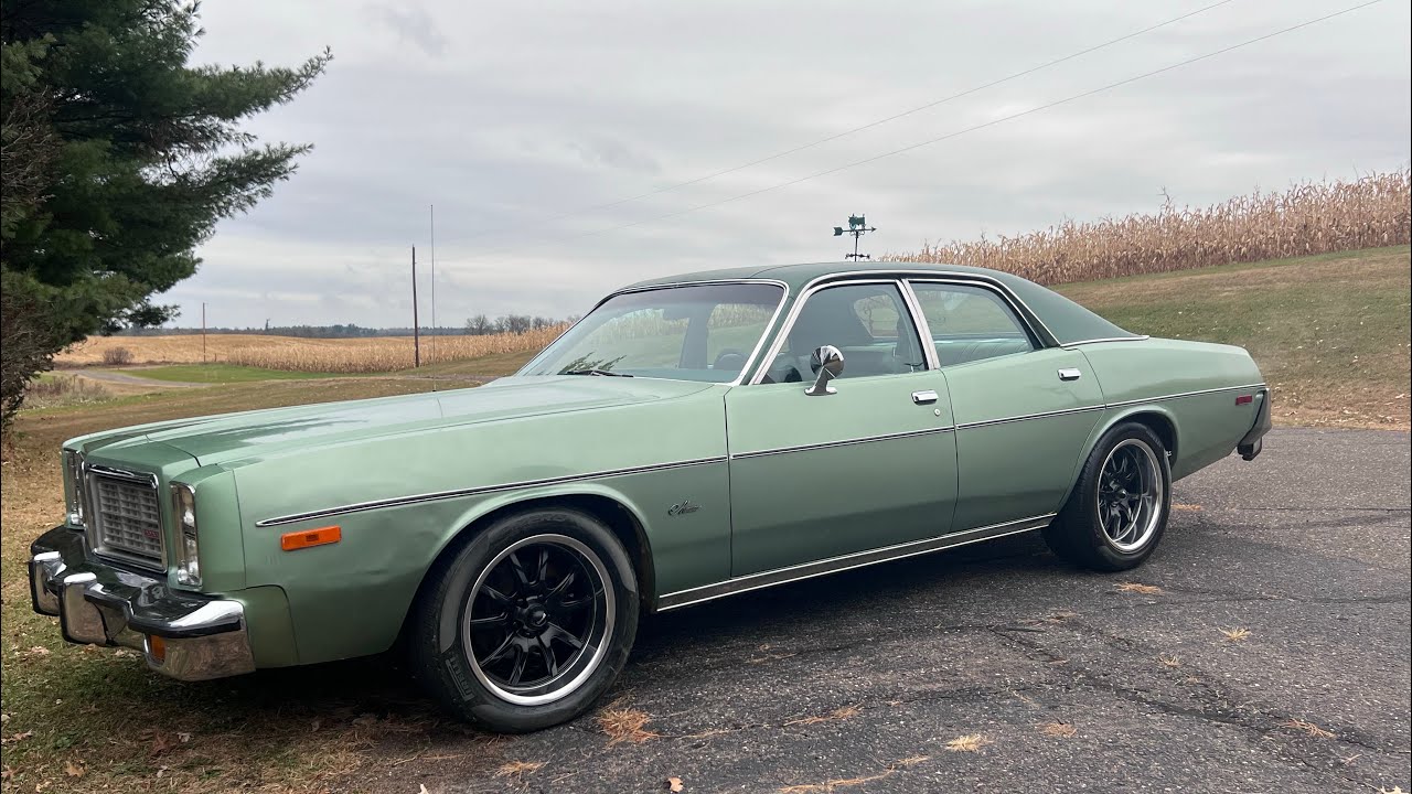 1978 Dodge Monaco 2.5 inch Custom Exhaust Cold Start - YouTube