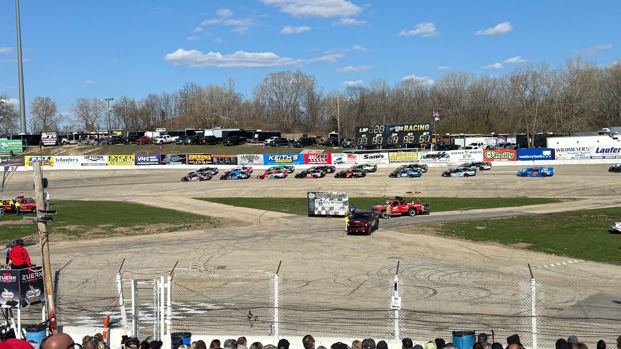 Slinger Speedway Jerry Priesgen Memorial Season Opener race last 10 ...
