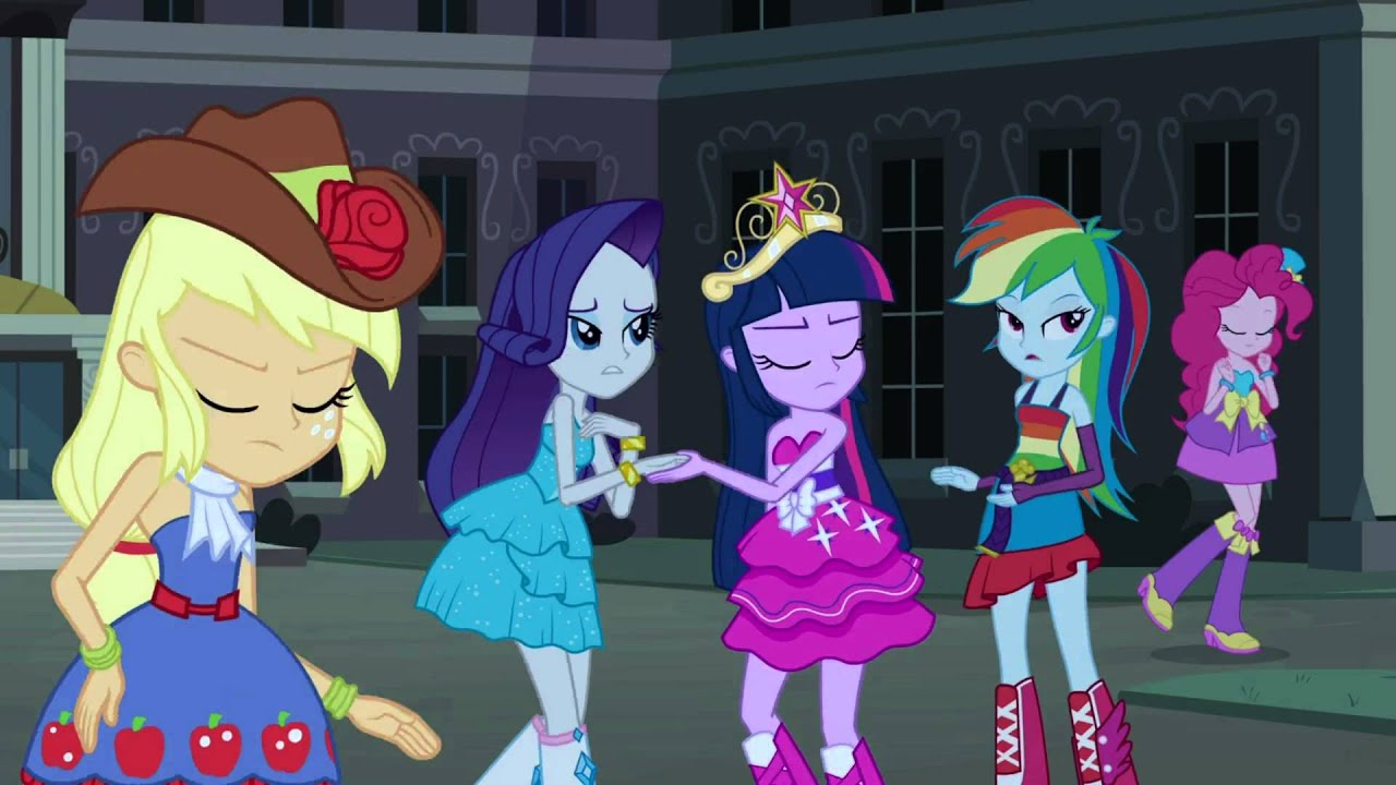 Final "Fight" For The Crown - YouTube