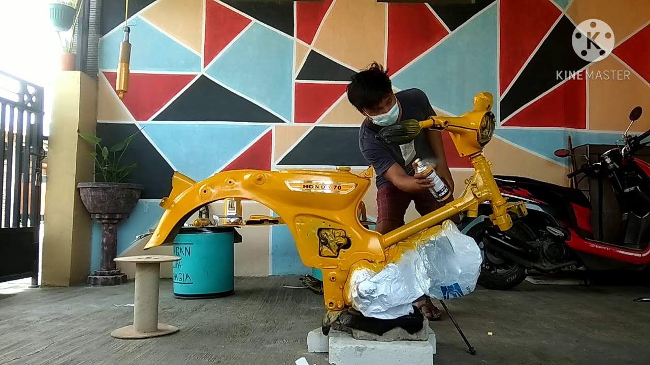 restorasi honda c70, pakai cat ditton premium.. Hanya 100 ribuan - YouTube