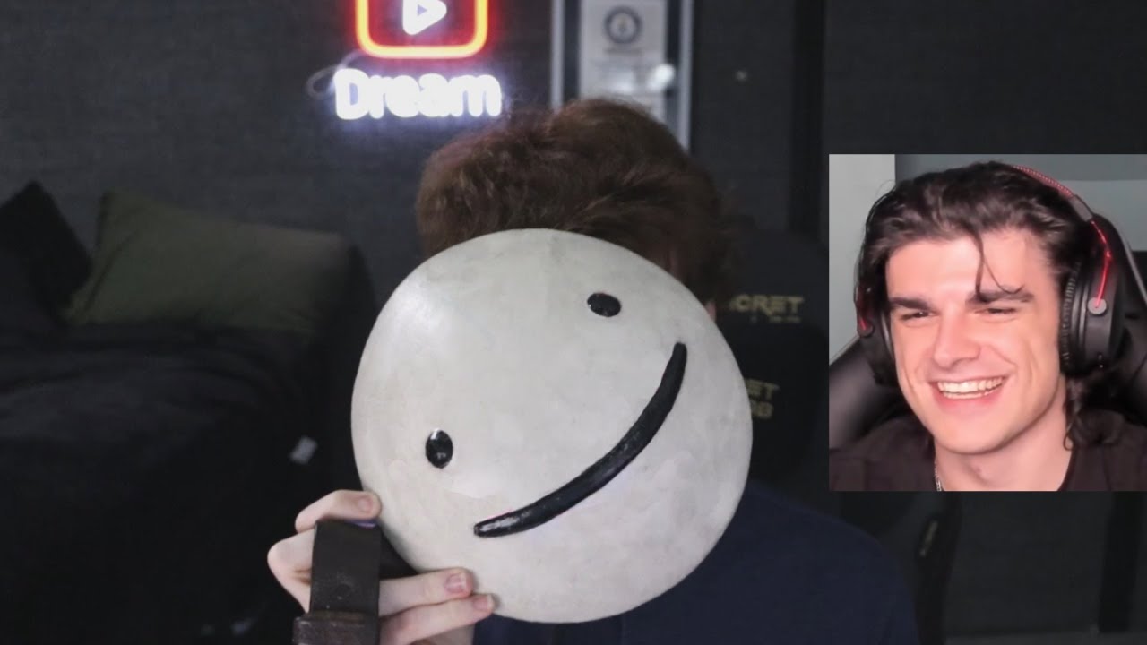Foolish reacts to Dream's Face Reveal Video - YouTube