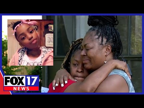 Malia Powell, teen girl, stabbed to death at bus stop - YouTube