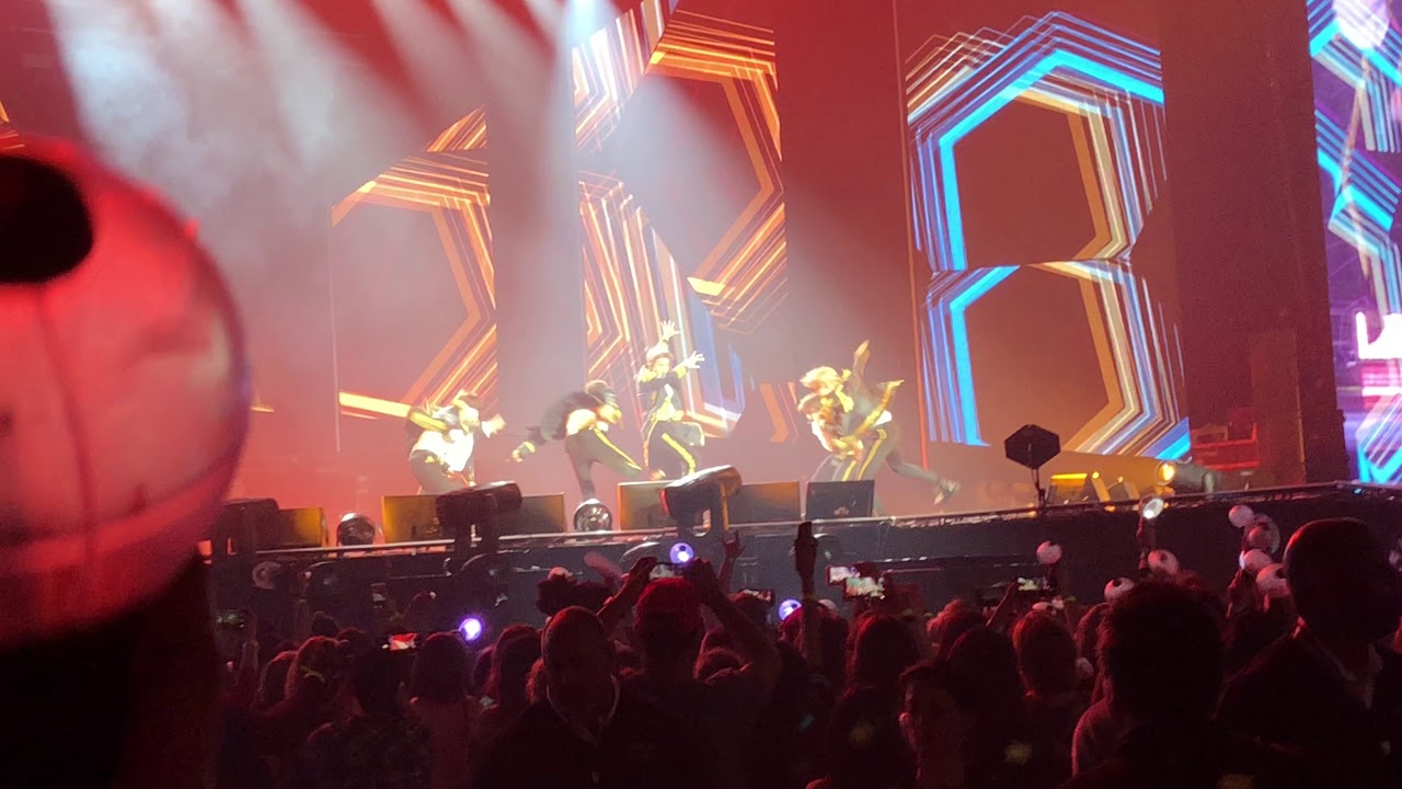 BTS - Idol [Live] - YouTube