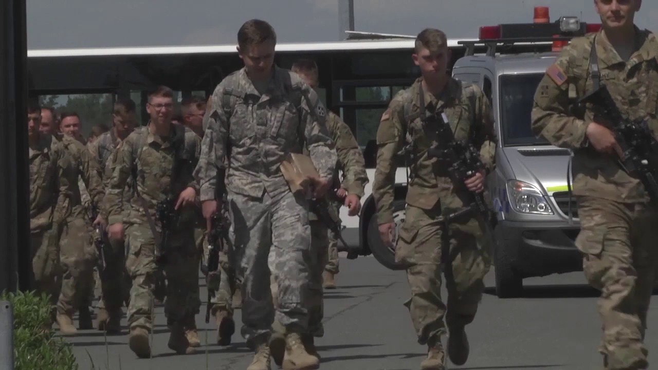 4th Infantry Division Soldiers showcase rapid deployment skills. - YouTube