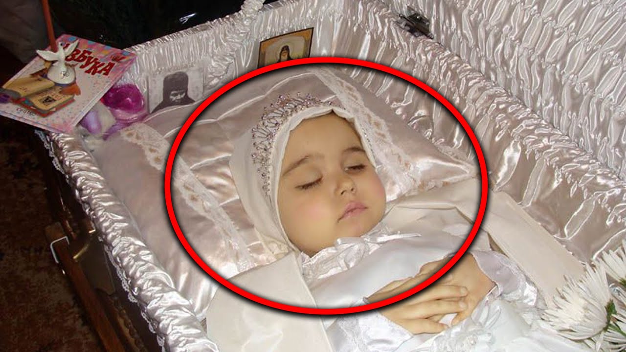 Dad Opens COFFIN of his newborn, FINDS DOLL Inside. - YouTube