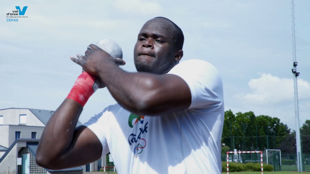 Franck ELEMBA - Lanceur de poids emblématique du CDFAS - YouTube