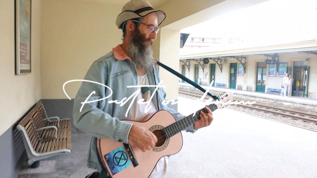 길거리 버스킹 프랑스 음악가 French street musician, Antibes in France - YouTube