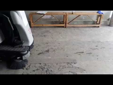 Tempest 1050B - Ride On Sweeper (Klenco) - YouTube