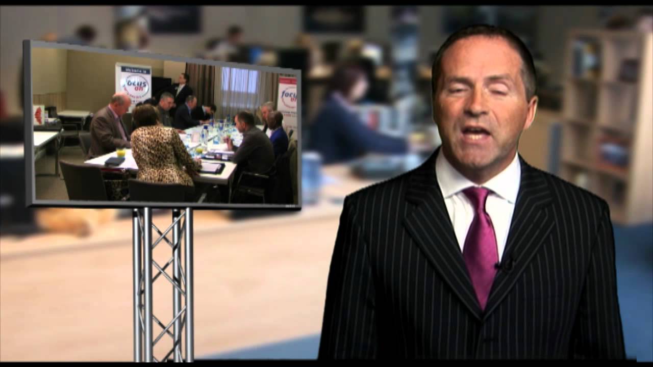 Corporate Presenting - Phil Hilton - 0845 519 8408 - YouTube