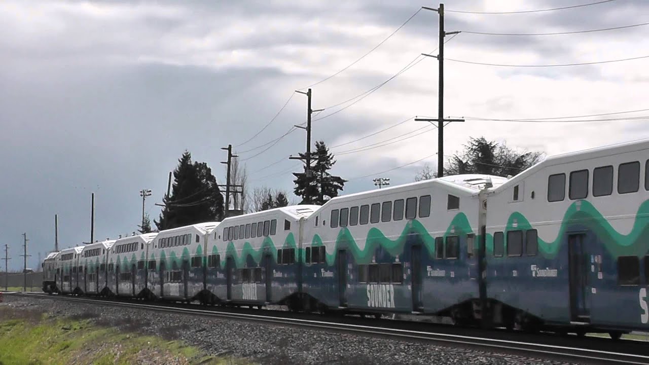 MP40PH-3C #923 SOUNDER Locomotive - Auburn, WA (Test Run) - YouTube