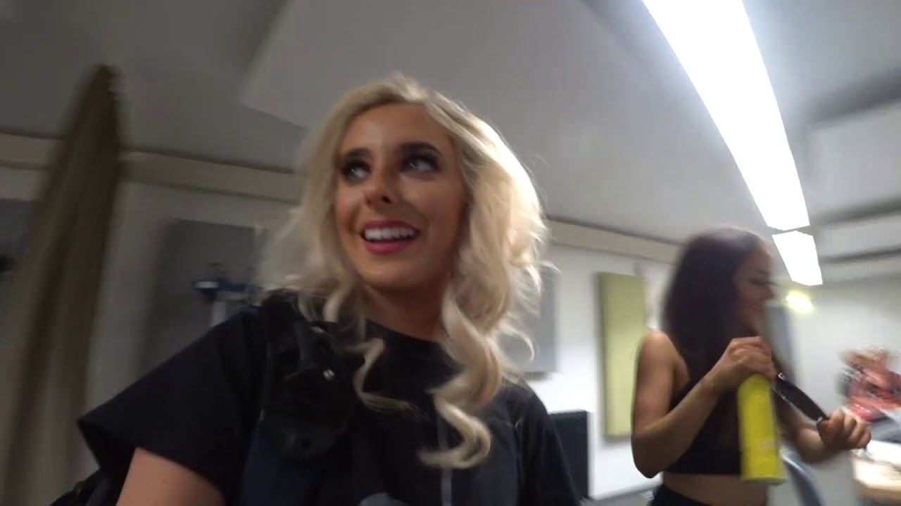 Irish Dancers Hate Dark Chocolate (With Lauren Clarke and Niamh Shevlin ...