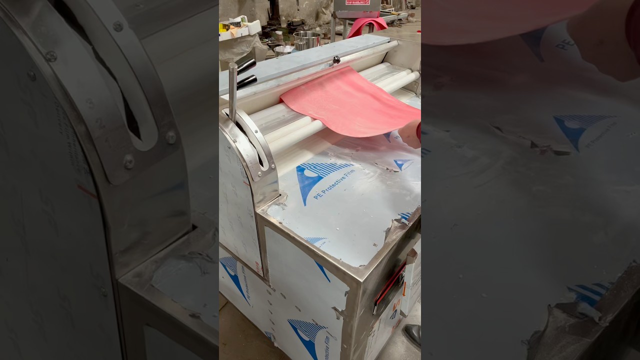 Japanese hand-rolling machine - YouTube