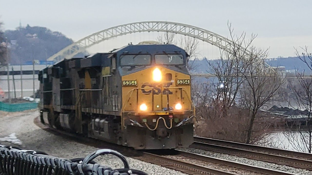 CSXT 5354 Leads L160 Light Through Pittsburgh, PA | 2-2-25 - YouTube
