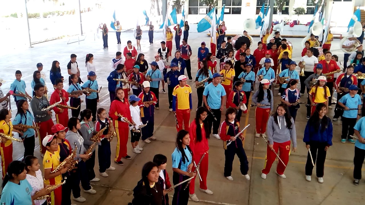 Fuego Azteca Marching band - YouTube