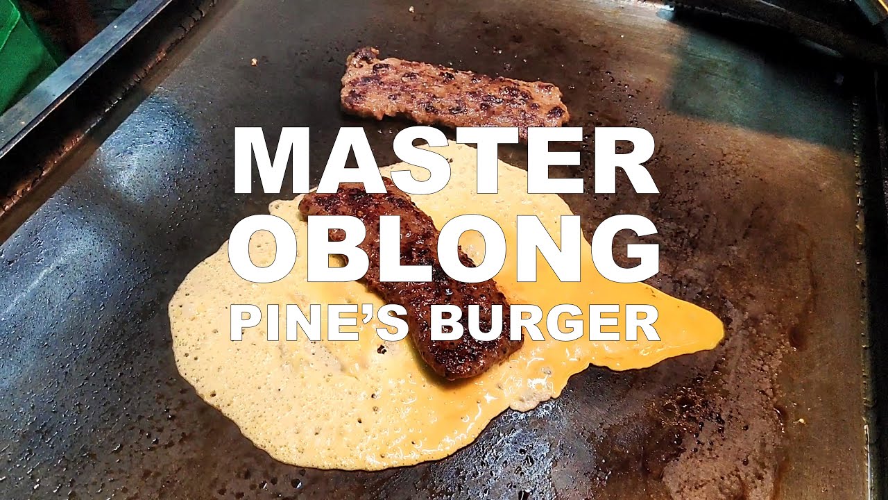 MASTER OBLONG PINE'S BURGER KOTA BHARU MALAYSIAN STREET FOOD - YouTube
