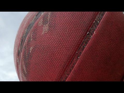 Playing basketball come hang out with me - YouTube