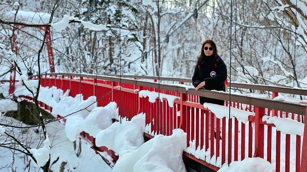 Jozankei Futamitsuri Bridge (Red Bridge) in winter 🇯🇵 - YouTube