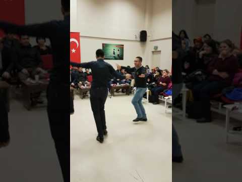 YANDIM İKİ AVRAT ELİNDEN BİRİNİN ADI AYŞE BİRİNİN ADI NESE