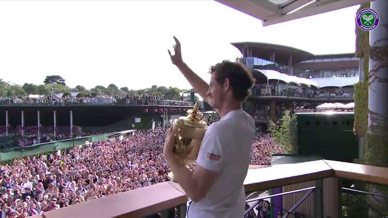Andy Murray shows off his second Wimbledon trophy - YouTube