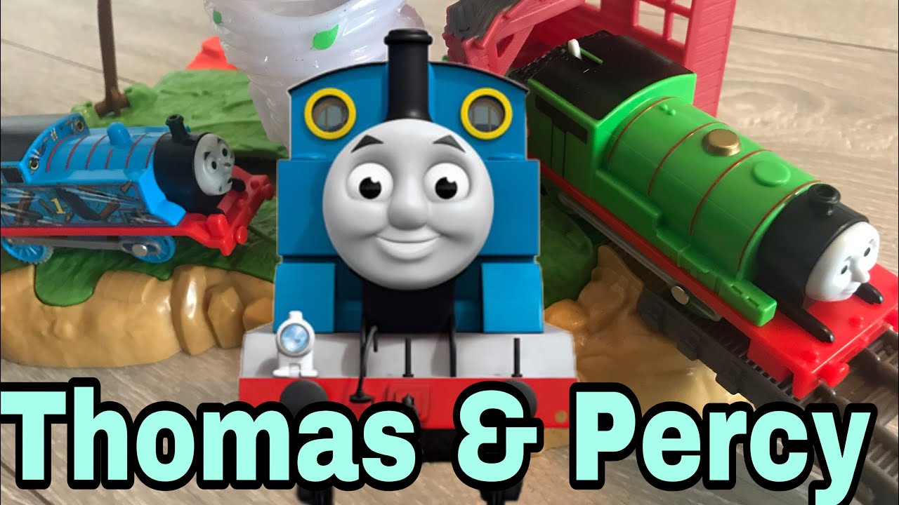 Trenulețul Thomas, Percy, Locomotiva cu aburi și Mașinuța de curse ...