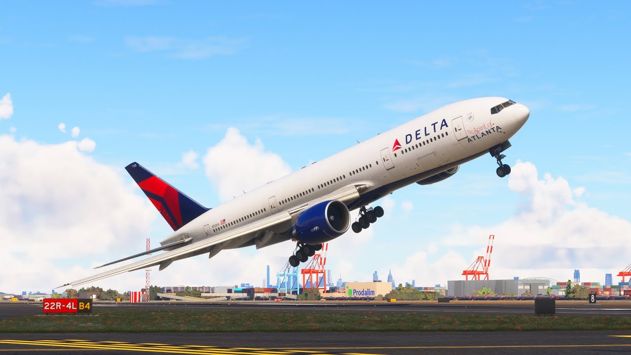 LANDING at BRIDGE ?? Dangerous Landing Boeing 777 DELTA Airlines at ...